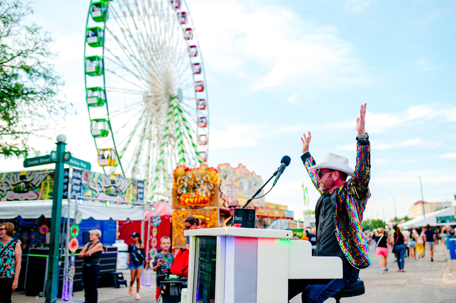 A VISITOR'S GUIDE TO THE WISCONSIN STATE FAIR